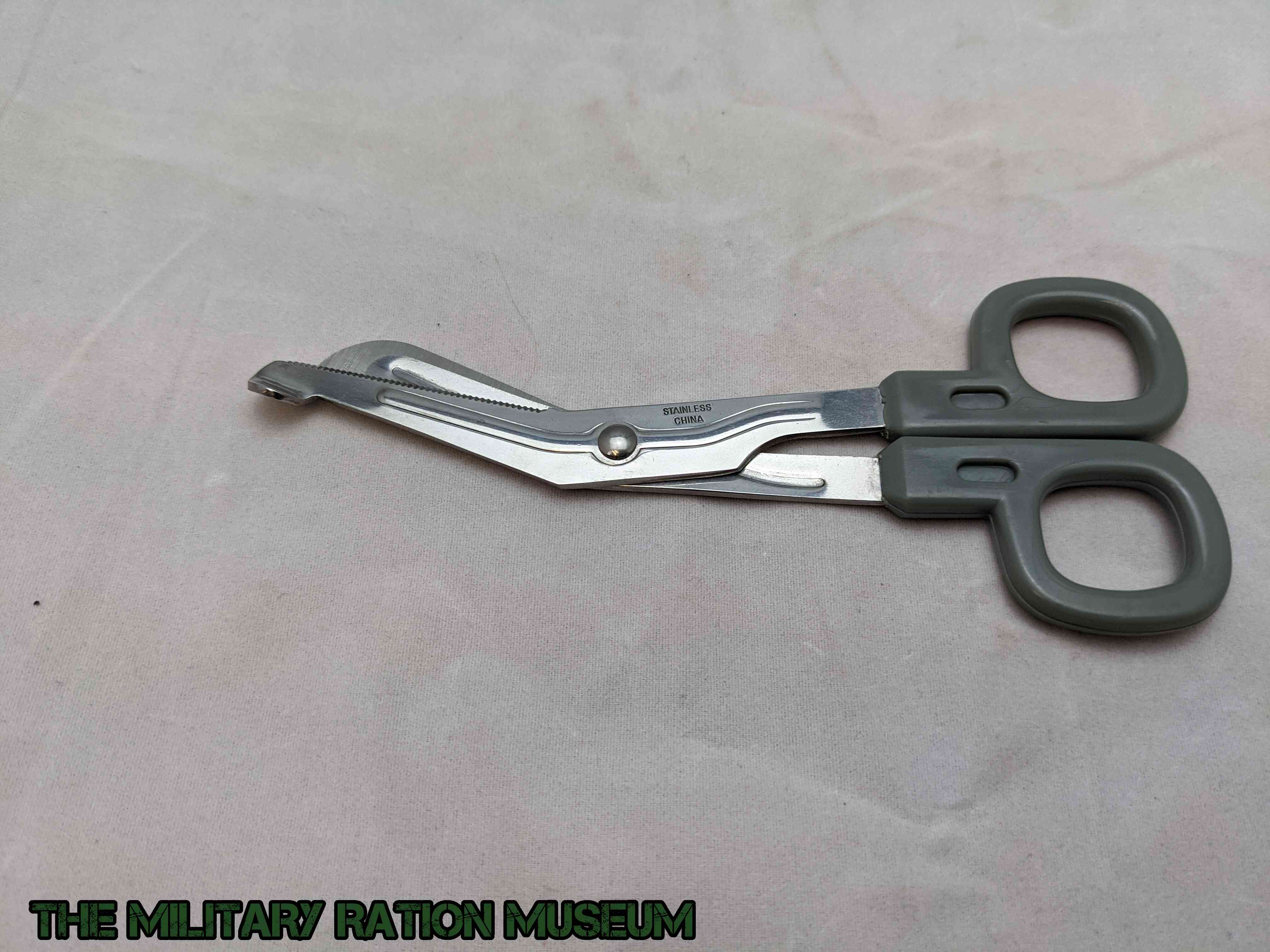 Film Prop From Europa Report (2013) ISS Food Preparation Scissors | The ...